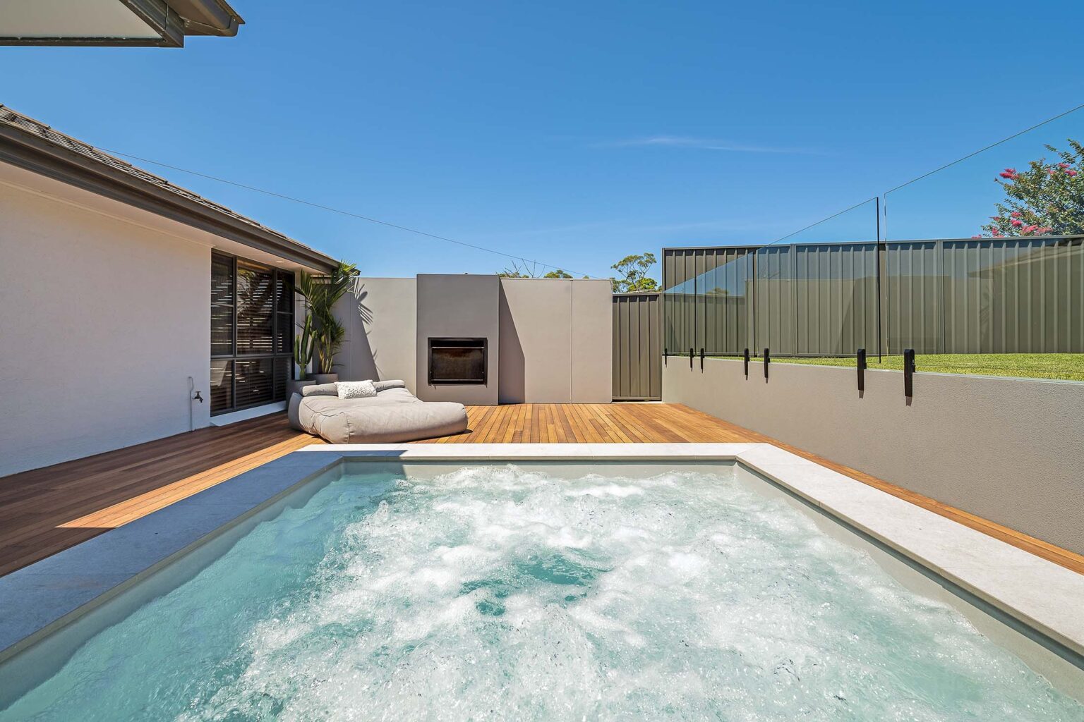 Home - Masterbuilt Pools